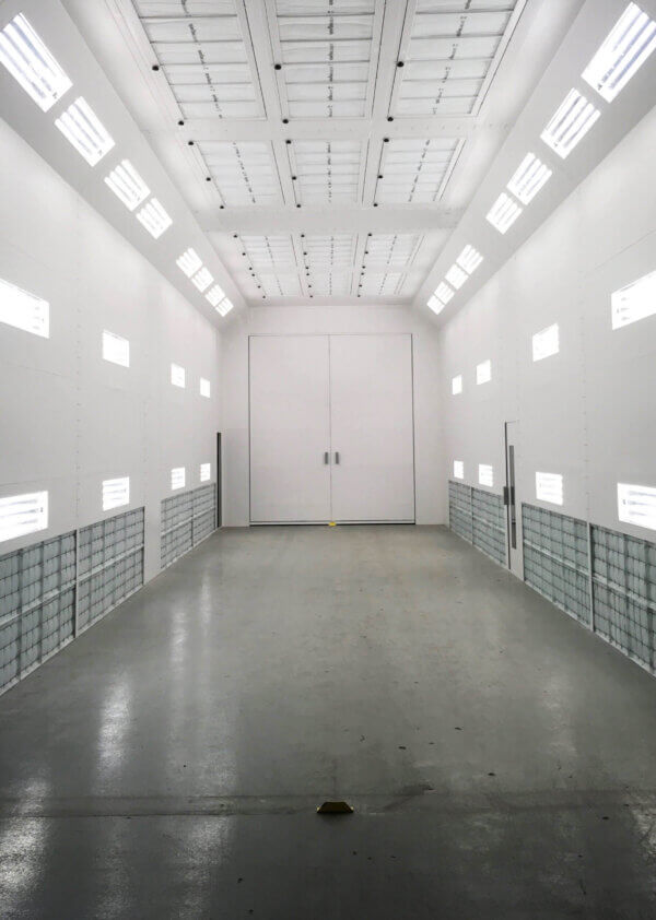 Side Downdraft Truck Paint Booth - Spray Tech